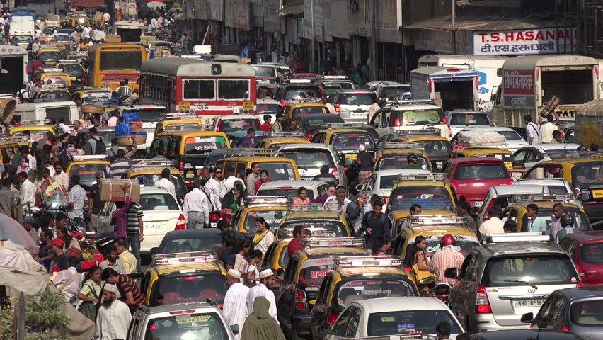 MUMBAI, INDIA - 8 NOVEMBER 2014: Traffic Makes Its Way Through A Busy ...